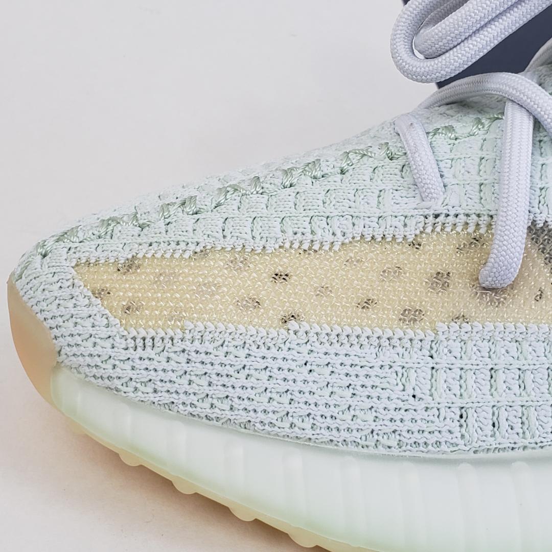 Кроссовки Yeezy Boost 350 V2 Hyperspace купить оригинал - цена в Москве ...