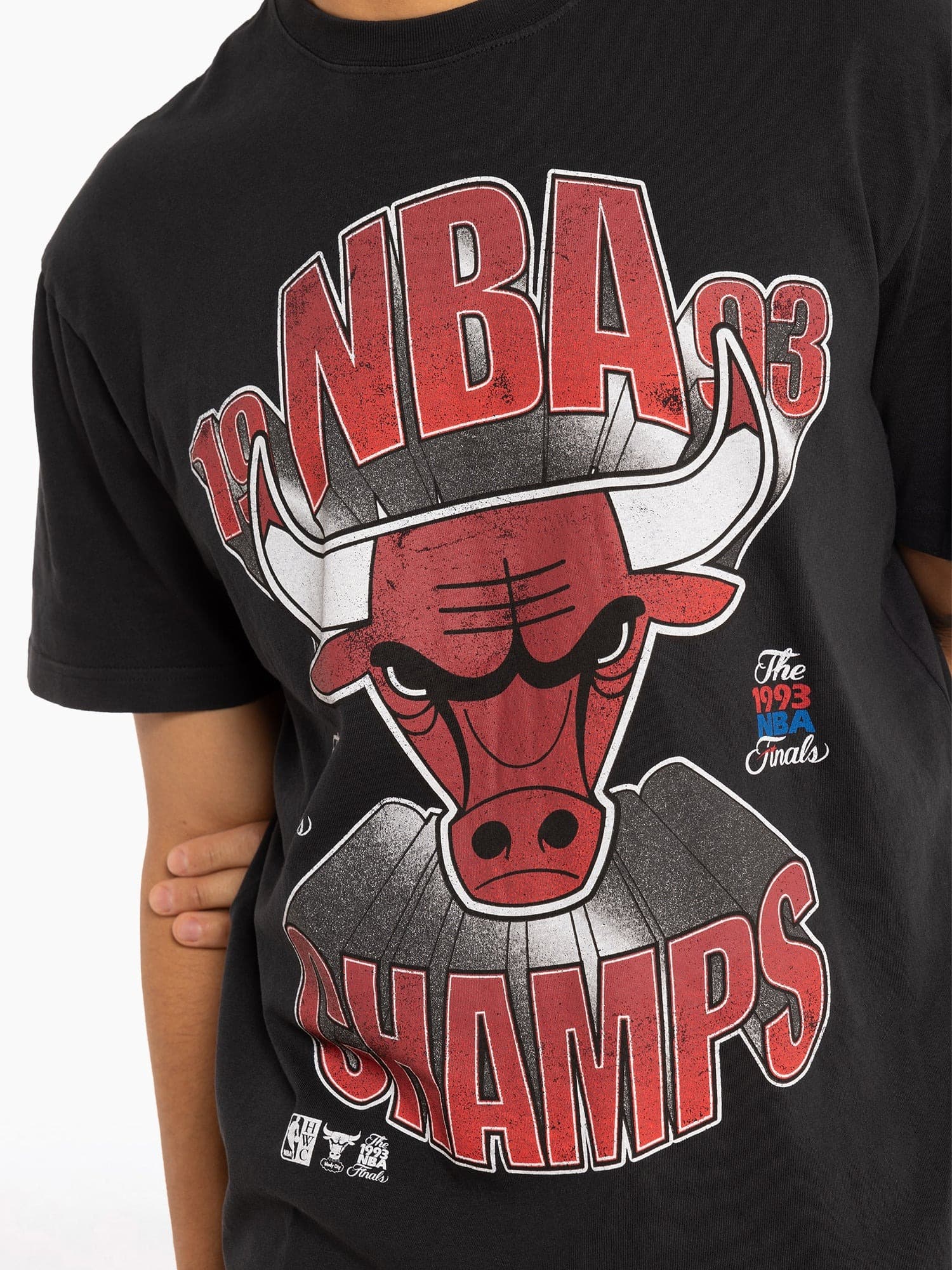 Футболка Mitchell & Ness Chicago Bulls Vintage Bust Out T-Shirt купить ...